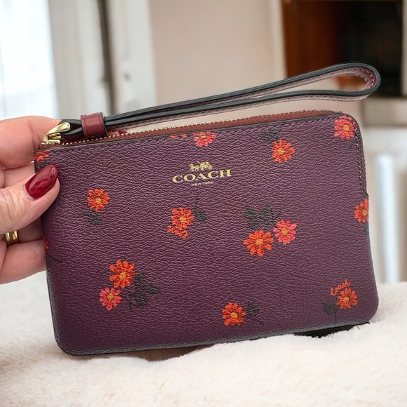 Coach | Bags | Nwt Coach Corner Zip Wristlet With Country Floral Print ...